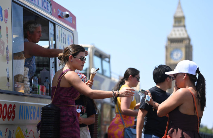 Britain braced for heatwave as millions more face hosepipe ban Britain braced for heatwave as millions more face hosepipe ban