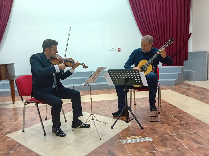 Се одржа третиот Лешочки камерен музички фестивал се слушаа дуети на различни инструменти