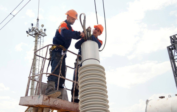 Russia launches massive airstrikes on Ukraine