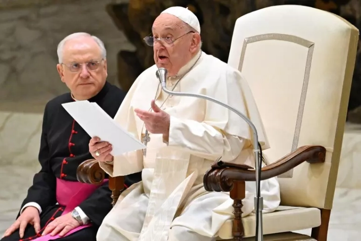 Папата Франциск го осуди врсничкото насилство Тоа е подготовка за војна а не за мир