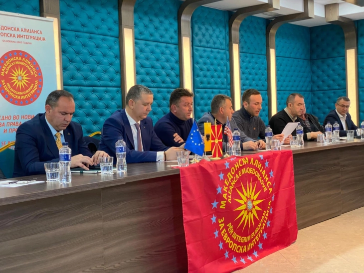 Стерјовски од Корча Овде сме да го одбраниме нашиот идентитет и да изградиме поцврста основа за