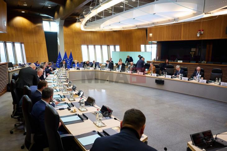 Фон дер Лајен Да и помогнеме на челичната индустрија на ЕУ да се декарбонизира и да напредува