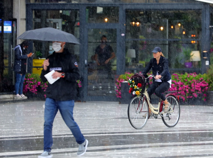 DPHM: Nesër dhe gjatë fundjavës mot me vranësira të ndryshueshme me shi ...
