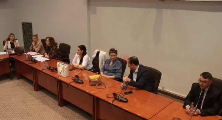 Измените и дополнувањата на законите за основно средно и високо образование го поминаа