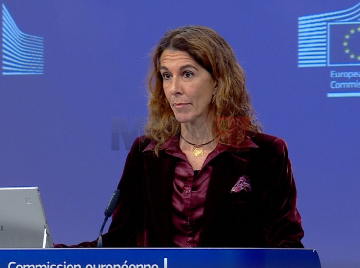 Pinjo: Fon der Lajen dhe Tramp patën bisedë telefonike me të vërtetë të ...