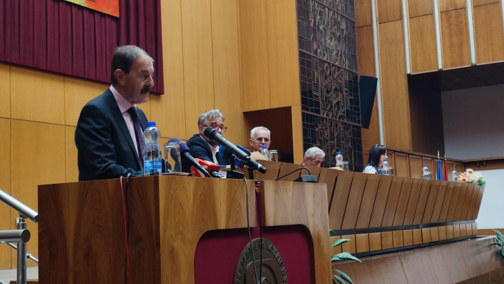 Popov: Officialization of Macedonian alphabet and the Macedonian standard language not an ...